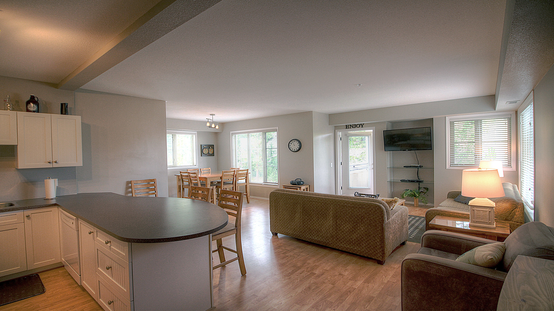 Pinnacle Pointe Resort - Kelowna Resort Accommodations